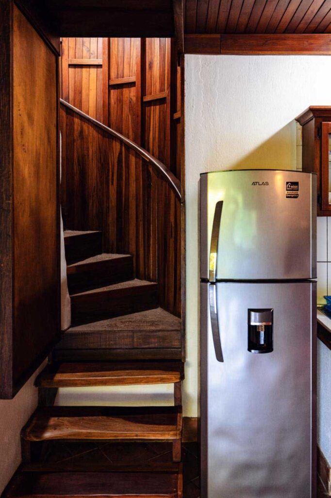 Casa Carpintero Lineado - Flor de Paraiso Bungalows - Montezuma